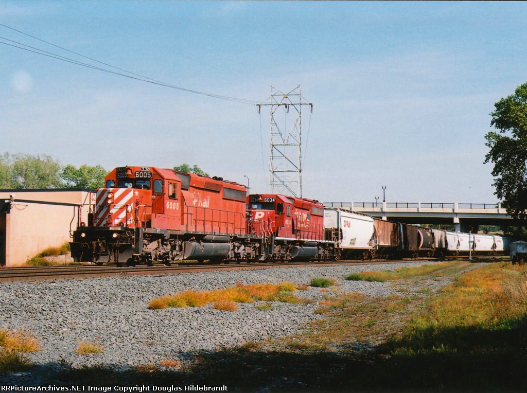 Pair of SD40-2s